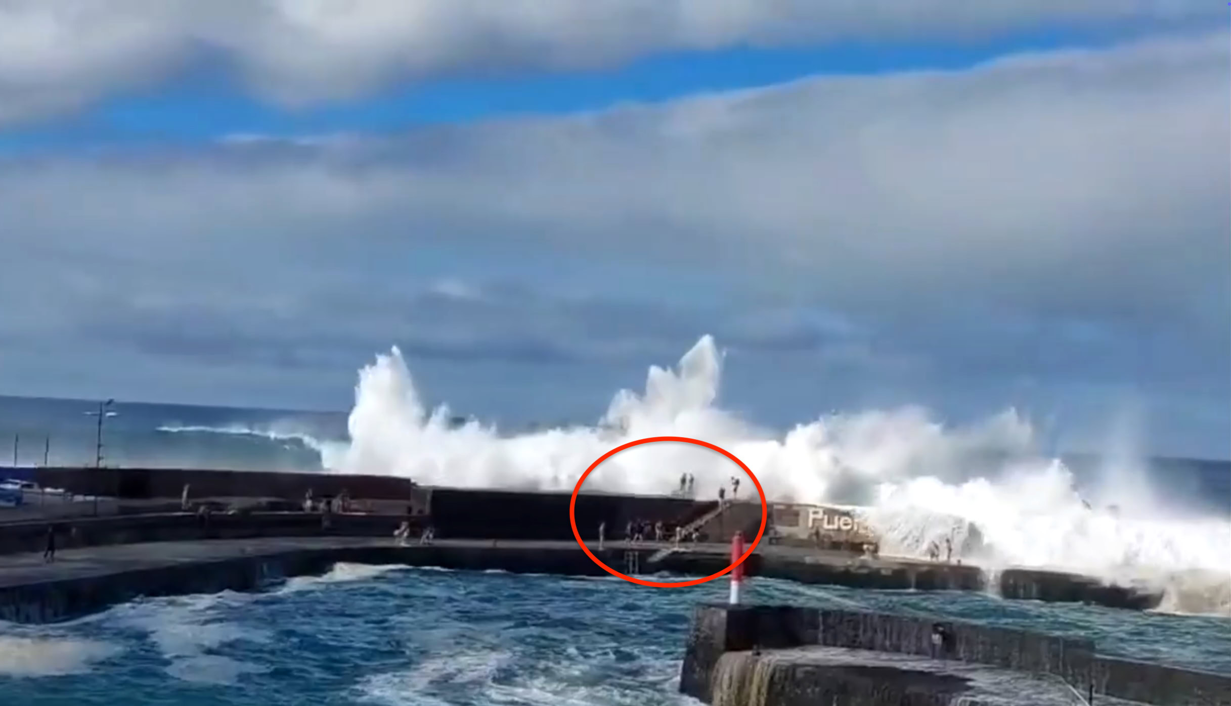 Nach Wellen-Unfällen: So wollen die Kanaren Touristen besser schützen